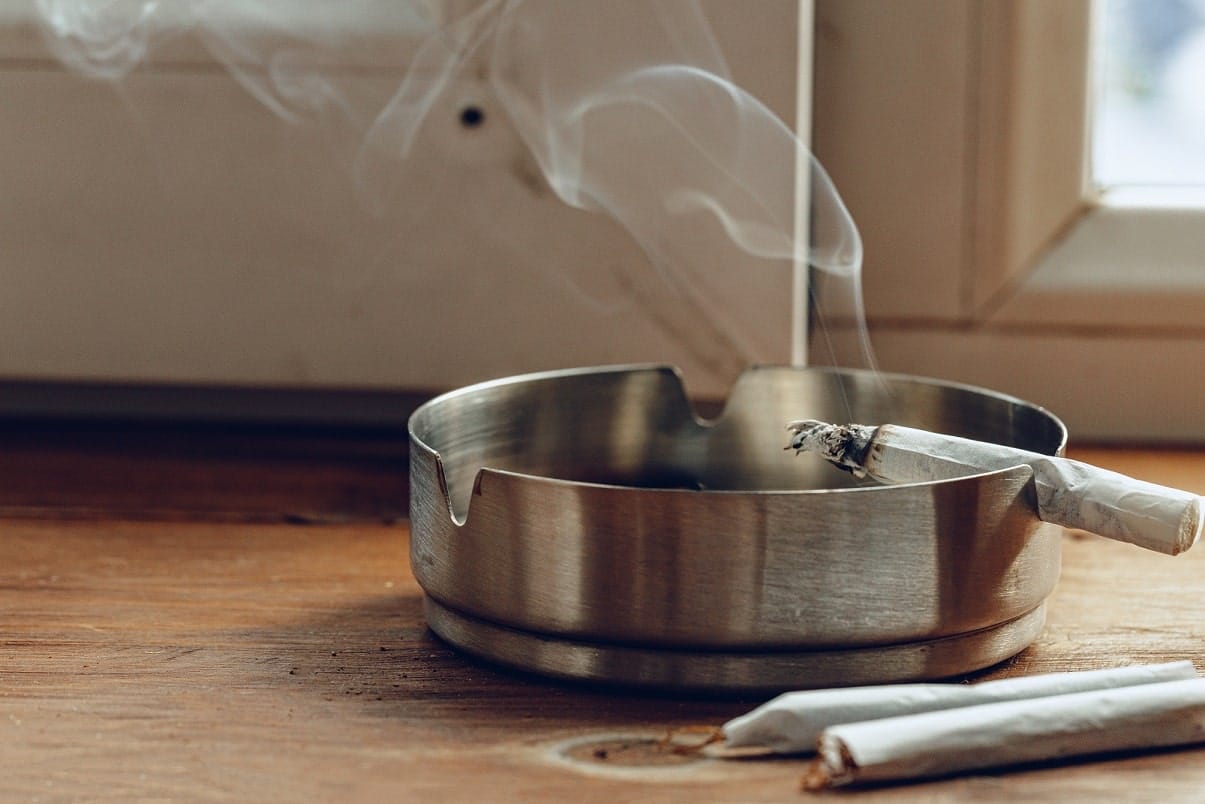 Comment rouler une cigarette avec rouleuse ? - MajorSmoker